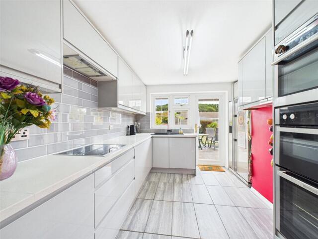 Bungalow 3 Bedroom For Sale Christchurch Dorset 500000 ES98278107