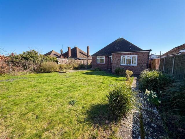 Bungalow 3 Bedroom For Sale Clacton On Sea Essex 347000 ELS100786865