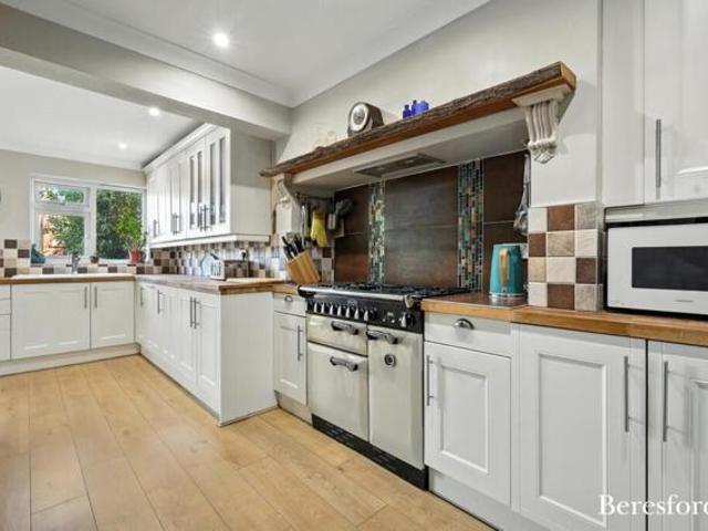Bungalow 3 Bedroom For Sale Billericay Essex 600000 ELS98477562