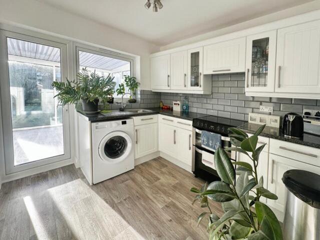 Bungalow 3 Bedroom For Sale Frinton Essex 325000 ES101168619