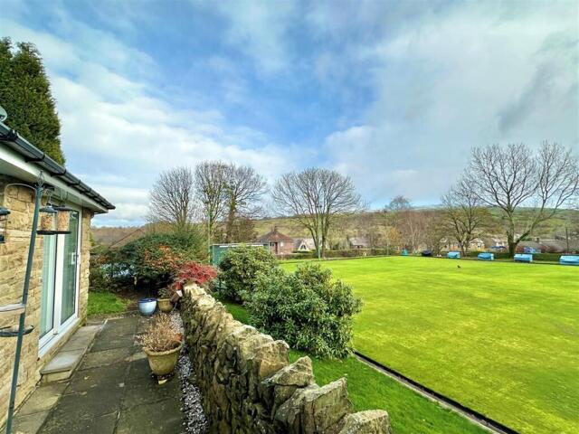 Bungalow 3 Bedroom For Sale Furness Vale Furness Vale 370000 ES99840022