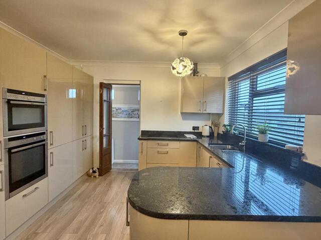 Bungalow 3 Bedroom For Sale Kingsteignton Kingsteignton 340000 ES101168551