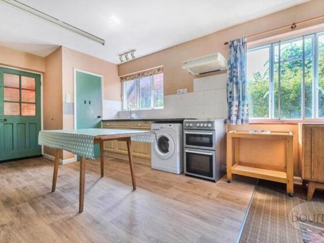 Bungalow 3 Bedroom For Sale Hampshire Hampshire 500000 ES99608129