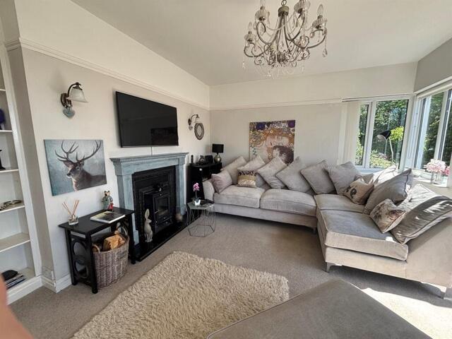 Bungalow 3 Bedroom For Sale Helsby Cheshire 500000 ELS98577936
