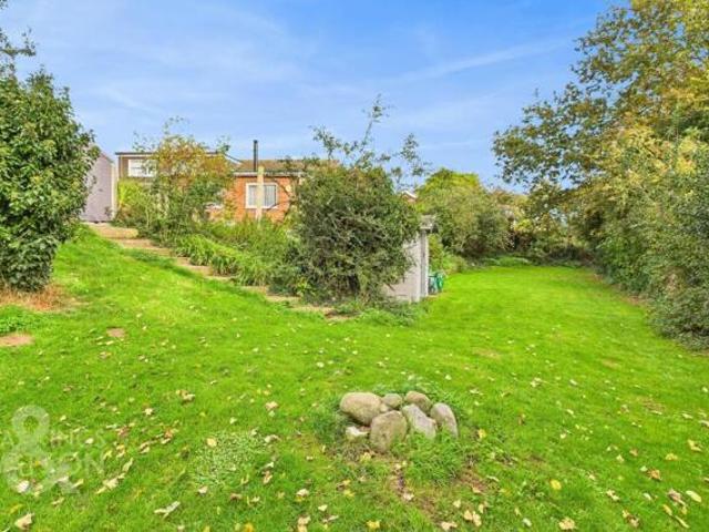 Bungalow 3 Bedroom For Sale Hemsby Hemsby 300000 ELS98404490