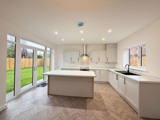 Bungalow 3 Bedroom For Sale Lancs Sefton 380000 ELS99736013