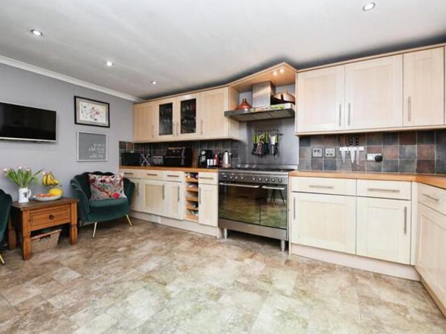Bungalow 3 Bedroom For Sale Leigh Southend on Sea 650000 ELS99204234