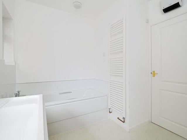 Bungalow 3 Bedroom For Sale Nottingham Nottingham 367500 ES100615089