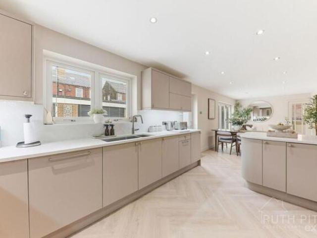 Bungalow 3 Bedroom For Sale North Yorkshire Wakefield 475000 ES101777625