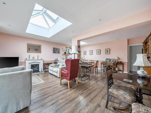 Bungalow 3 Bedroom For Sale Shepperton Surrey 700000 ELS101892182