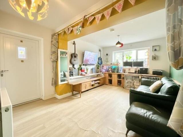 Bungalow 3 Bedroom For Sale Staffordshire Staffordshire 200000 ES101200205