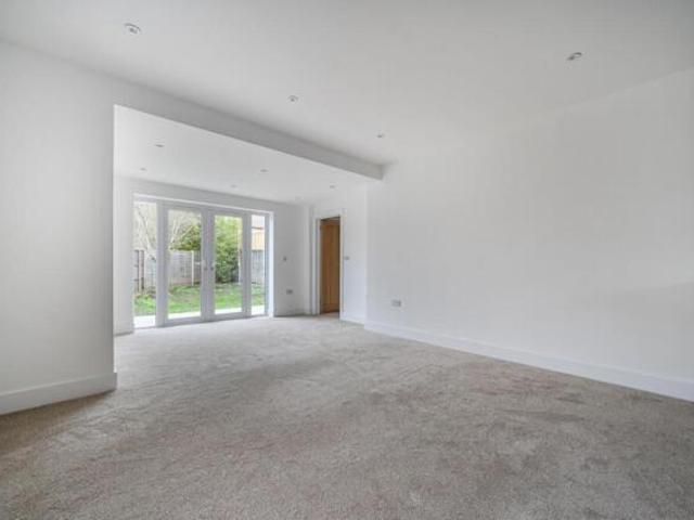 Bungalow 3 Bedroom For Sale Surrey Surrey 575000 ES99523418