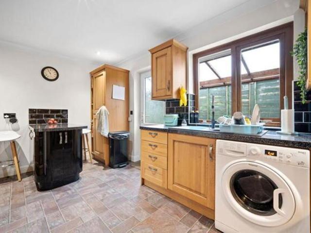 Bungalow 3 Bedroom For Sale Swansea Swansea 350000 ES87910961