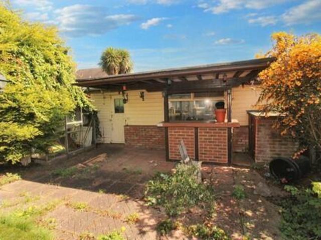 Bungalow 3 Bedroom For Sale Romford Greater London 425000 ES100541111