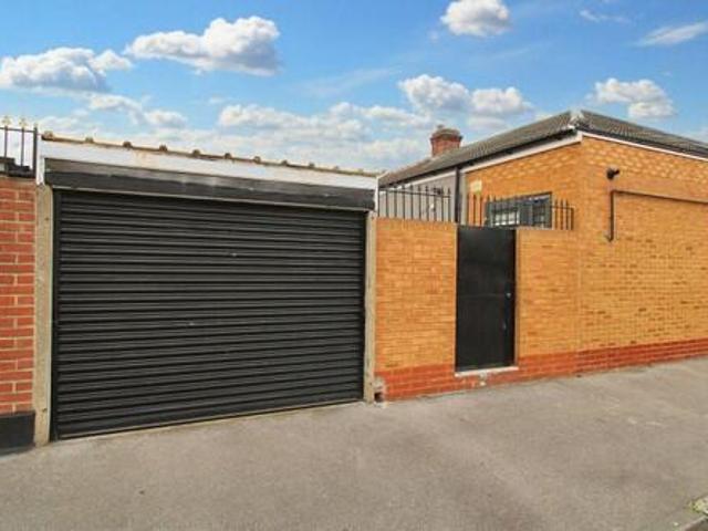 Bungalow 3 Bedroom For Sale Romford Greater London 500000 ELS98834714