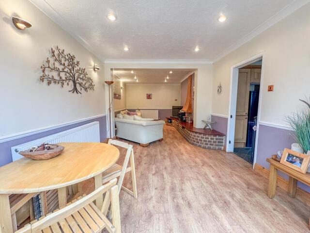 Bungalow 3 Bedroom For Sale Rayleigh Essex 400000 ELS100786672