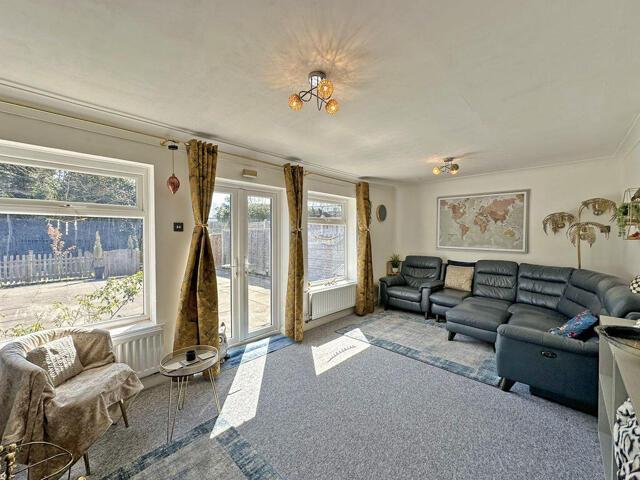 Bungalow 3 Bedroom For Sale Wolverhampton Wolverhampton 375000 ELS99029035