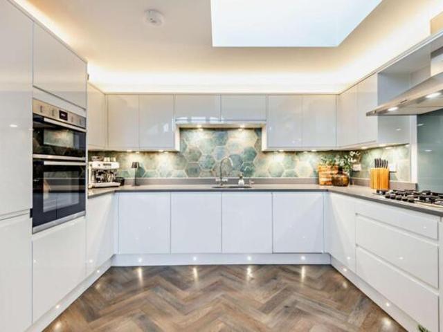 Bungalow 3 Bedroom For Sale Warfield Berkshire 775000 ES100502842