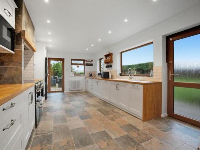Bungalow 3 Bedroom For Sale Weston On Avon Weston On Avon 650000 ES100456398