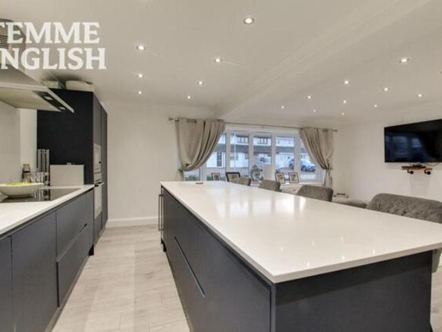 Bungalow 3 Bedroom For Sale Wickford Essex 475000 ELS99808693