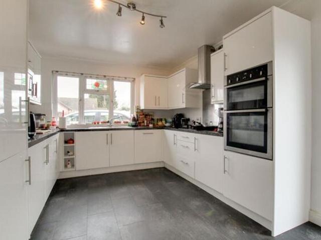 Bungalow 3 Bedroom For Sale Wickford Essex 500000 ES100917870