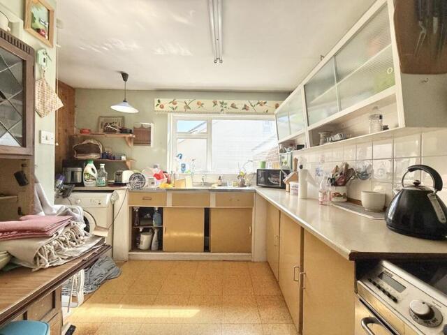 Bungalow 3 Bedroom For Sale Winchester Hampshire 565000 ELS92307651