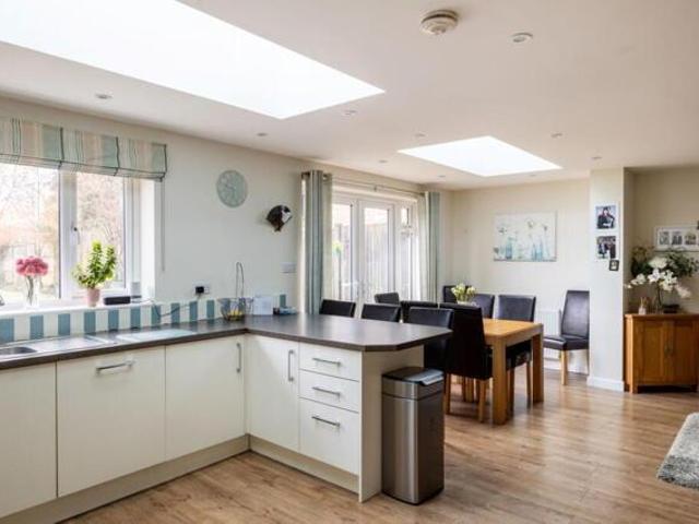 Bungalow 3 Bedroom For Sale Tonbridge Kent 525000 ES99029579