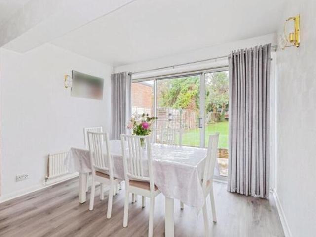 Bungalow 3 Bedroom For Sale Taplow Windsor And Maidenhead 550000 ES99161679