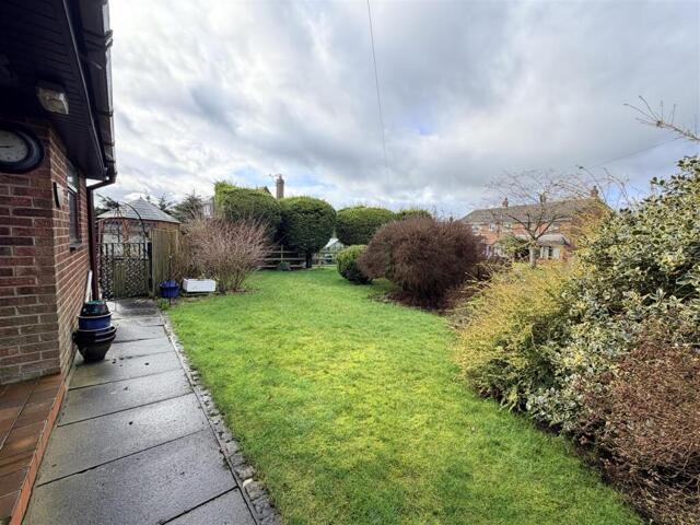 Bungalow 3 Bedroom For Sale Yeaveley Yeaveley 295000 ES99952116
