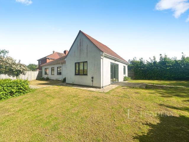 Bungalow to rent in Main Road, Shurdington, Cheltenham, GL51 | Leaders