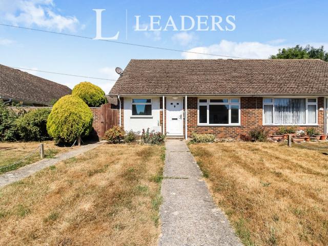 Bungalow to rent in Derwent Close, Hailsham, BN27 | Leaders