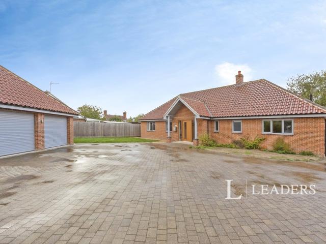 Bungalow to rent in Kingshall Street, Rougham, Bury St. Edmunds, IP30 | Leaders