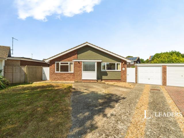 Bungalow to rent in Lundy Close, Littlehampton, West Sussex, BN17 | Leaders