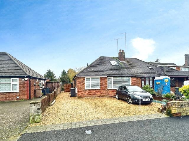 Bungalow to rent in Riverside Road, Luton, Bedfordshire, LU3 | Leaders
