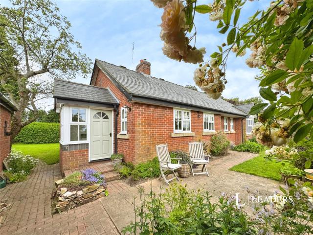 Bungalow to rent in Stoke Hall Lane, Stoke, Nantwich, Cheshire, CW5 | Leaders
