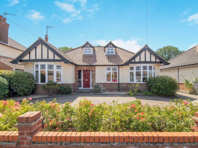 Bungalow to rent in Sidegate Avenue, Ipswich, Suffolk, IP4 | Leaders