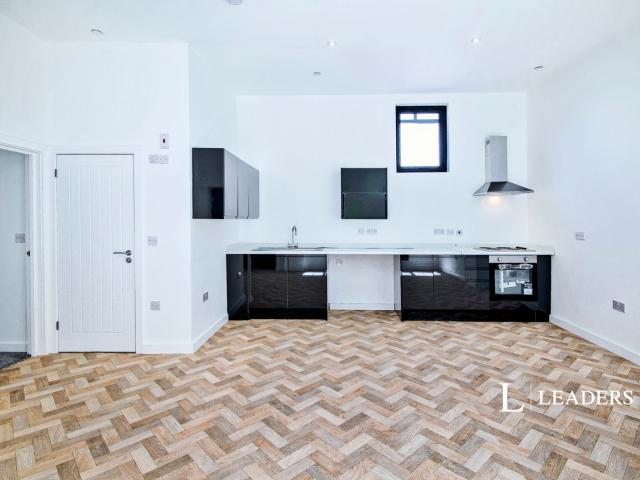 Bungalow to rent in Victoria Mews, Southend on Sea, Essex, SS2 | Leaders