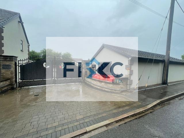 Bungalow Westonia, Palmers Road, Fengate, Peterborough, Cambridgeshire PE1, 2 bed bungalow to rent, £1,100 pcm | PrimeLocation