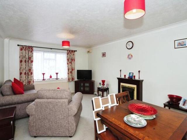 Bungalow With 1 Bedroom Petworth West Sussex ES86117604