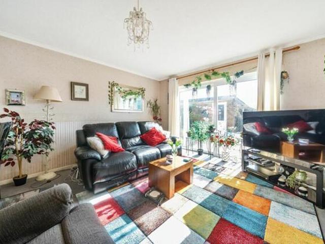 Bungalow With 2 Bedroom West Sussex West Sussex DS85841945