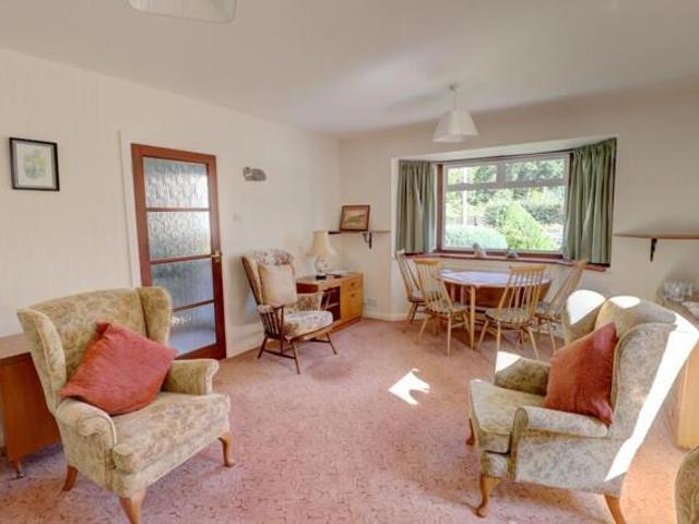 Bungalow With 2 Bedroom Hazlemere Buckinghamshire DS87695774