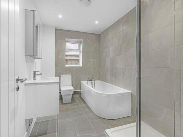 Bungalow With 2 Bedroom Oxfordshire Oxfordshire DS87395221