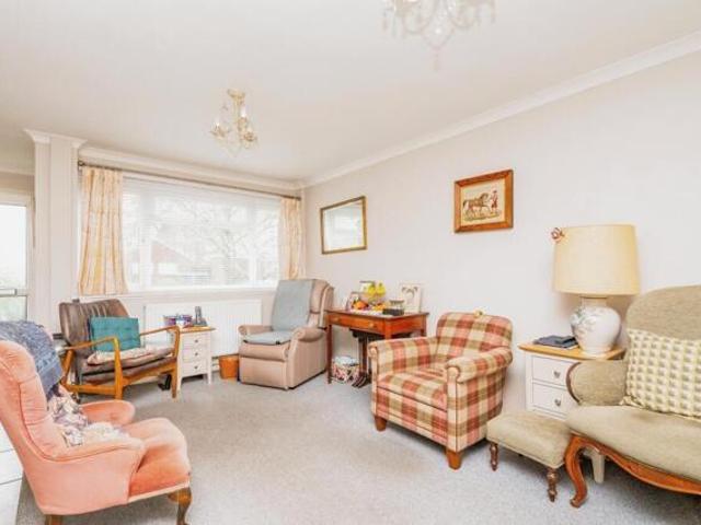 Bungalow With 3 Bedroom Midhurst West Sussex DS87663146