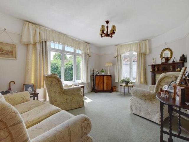Bungalow With 4 Bedroom Barnstaple Devon DS86230394