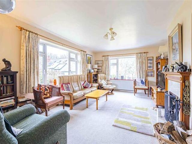 Bungalow With 4 Bedroom Berkhamsted Hertfordshire ELS87988744