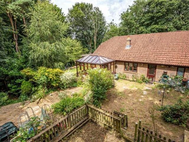 Bungalow With 4 Bedroom Bristol South Gloucestershire DS85789404