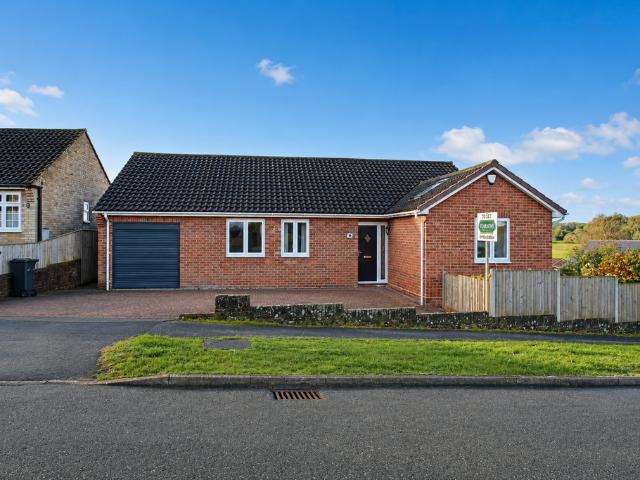 Bungalow, Oliver's Battery, Winchester 3 bed bungalow to rent £2,700 pcm £623 pw