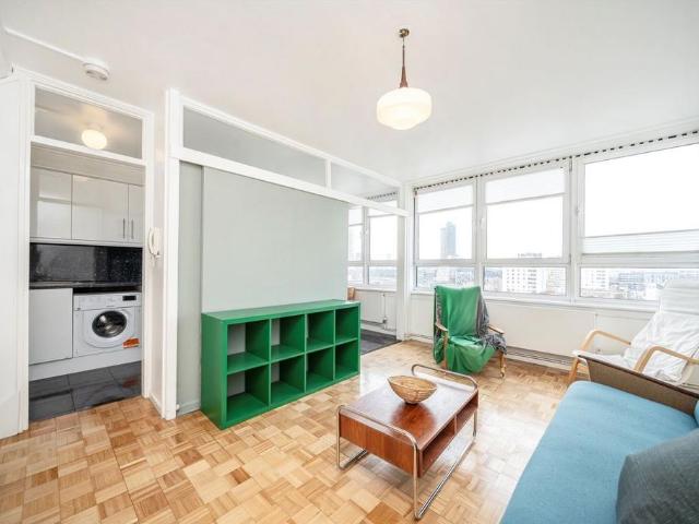 Bunhill Row, London EC1Y 2 bed flat to rent £2,850 pcm £658 pw