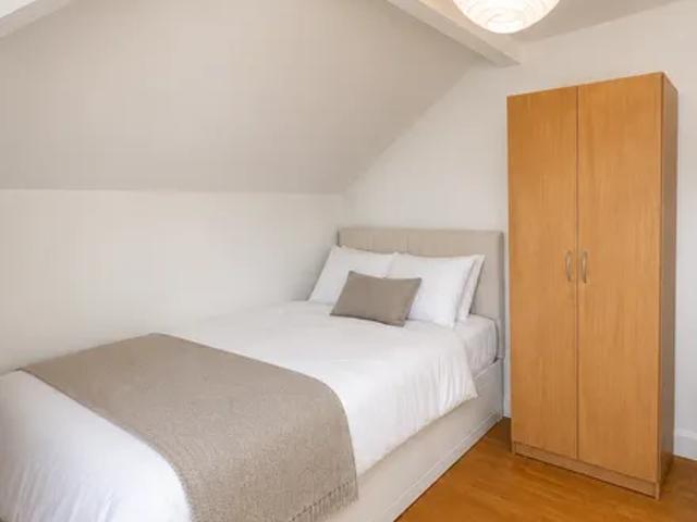 Bunholic, 718 Holloway Road, London, N19 3NH, United Kingdom | 1 bed apartment for rent #167777407 | Rentberry