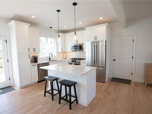 Bunker Hill Xing, Portsmouth, Home For Sale